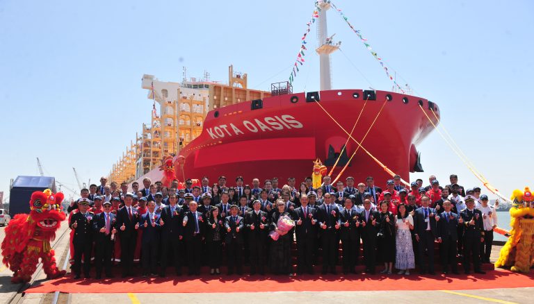 PIL names its first 8,200 TEU LNG Dual-Fuel Containership | PIL ...